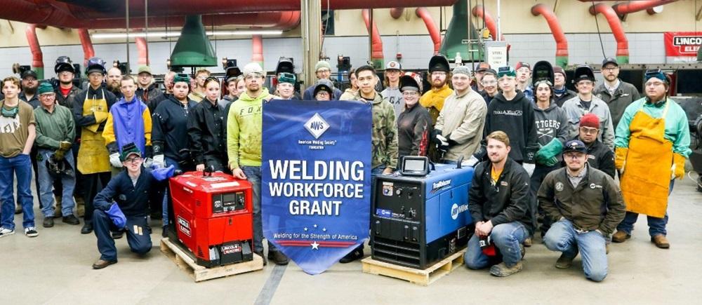 AWS Foundation awards grants to 14 educational institutions