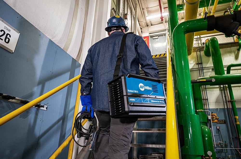Battery-powered welding machine eliminates need for long leads