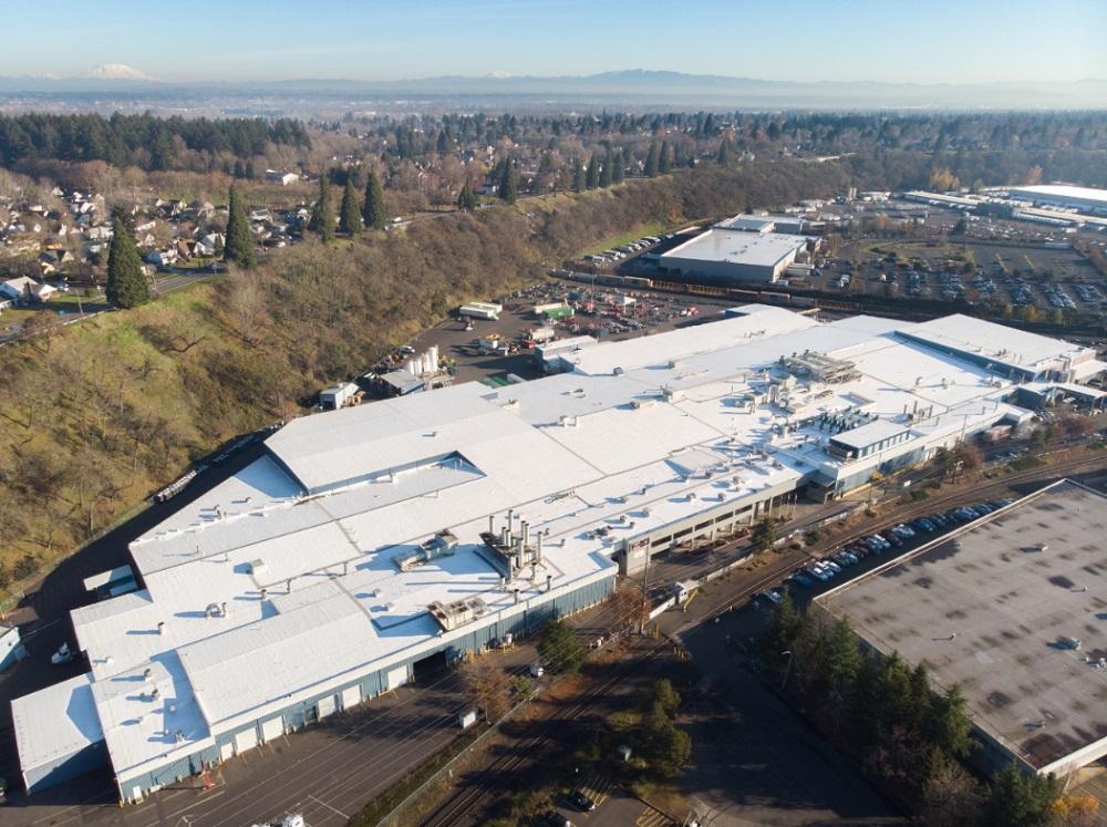 DTNA commits to carbon-neutral vehicle production by 2025