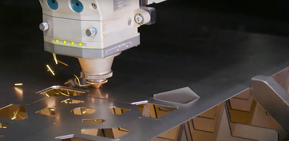 How to avoid collisions in laser cutting