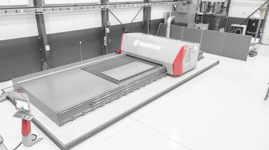 Large-format fiber laser features processing area up to 120 ft.