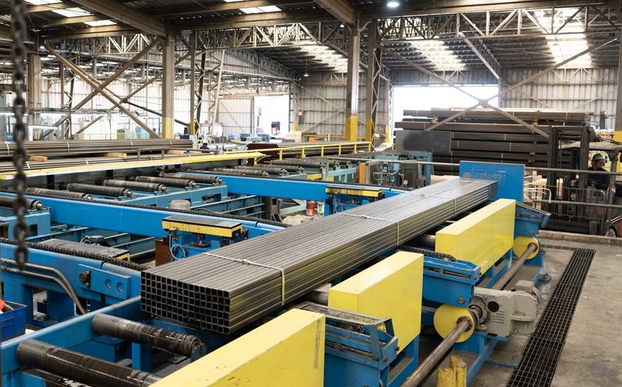 Linear cage forming saves time and material