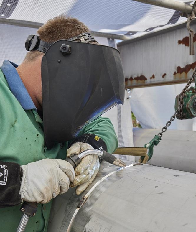 Short-circuit transfer GMAW speeds pipeline project