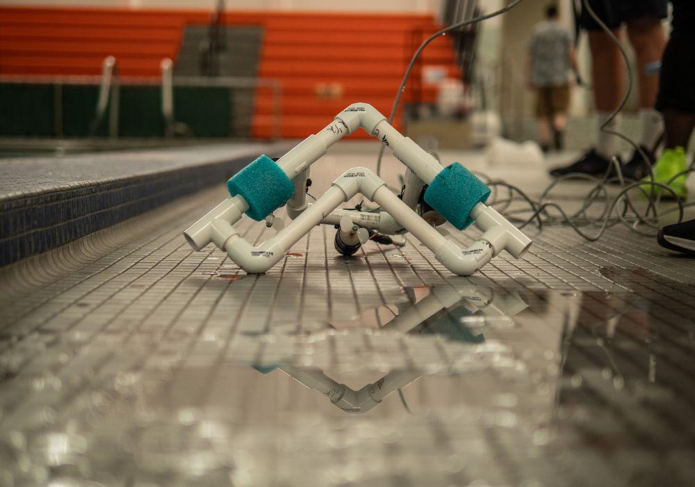 Submarine camp introduces kids to maritime fabrication