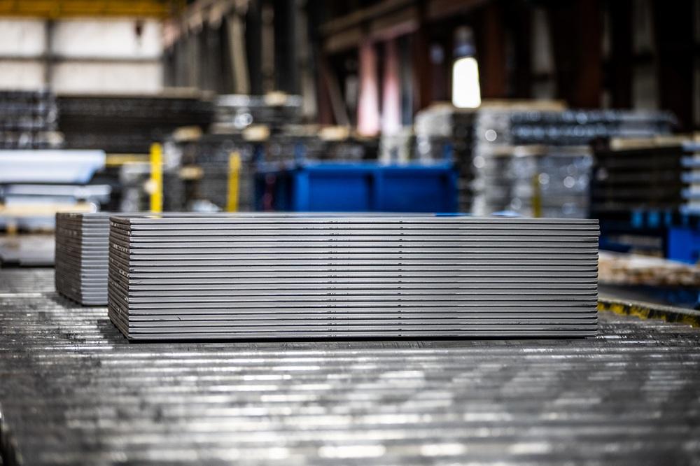 Thick plate cutting meets the laser