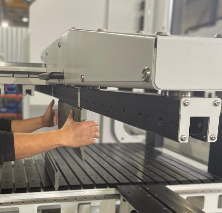 Tool change system eliminates manual lifting of press brake tools