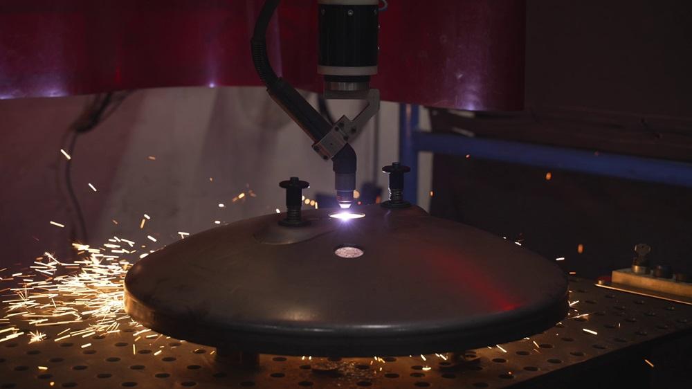 When plasma cutting cobots meet complex geometries