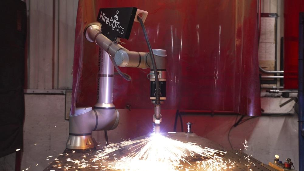 When plasma cutting cobots meet complex geometries